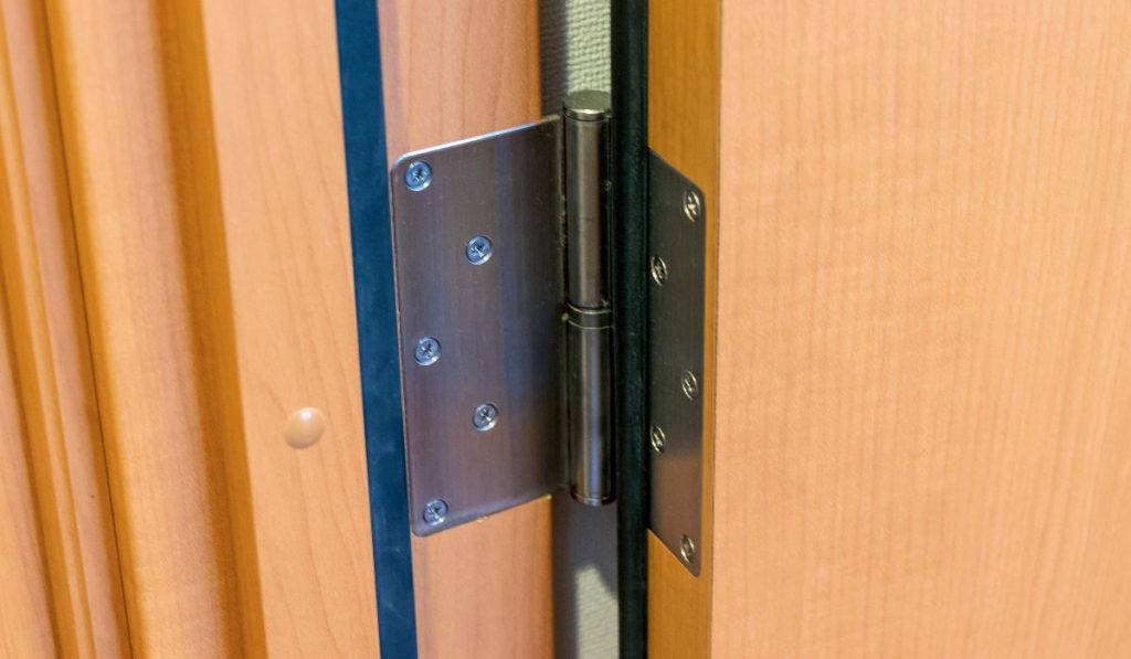 Quelles sont les différentes charnières de porte